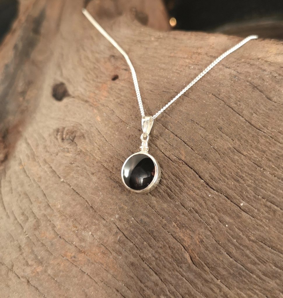 Round bottle top pendant - The Ebor Jetworks